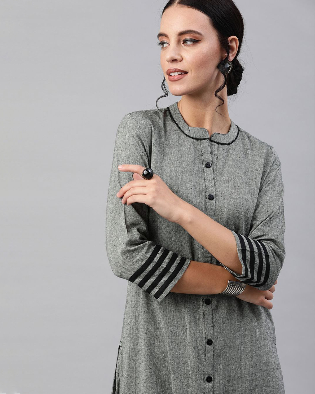 Buy AKS Grey Chambray Button Down Straight Kurta Online at Bewakoof