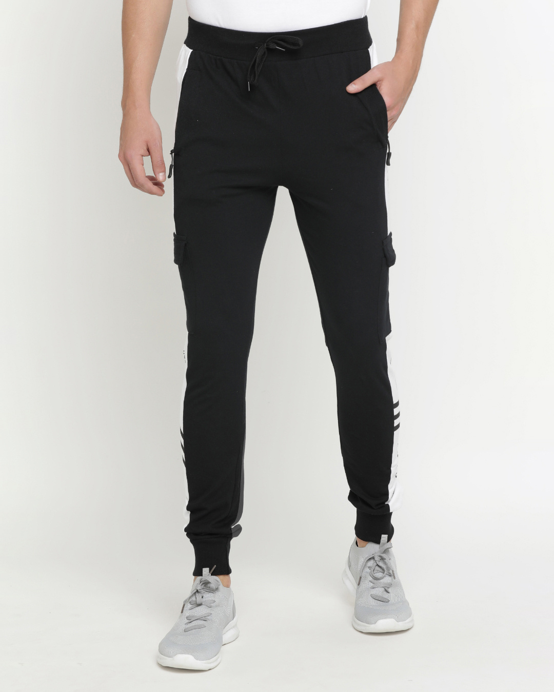 Buy Men's Black Solid Slim Fit Joggers Online at Bewakoof
