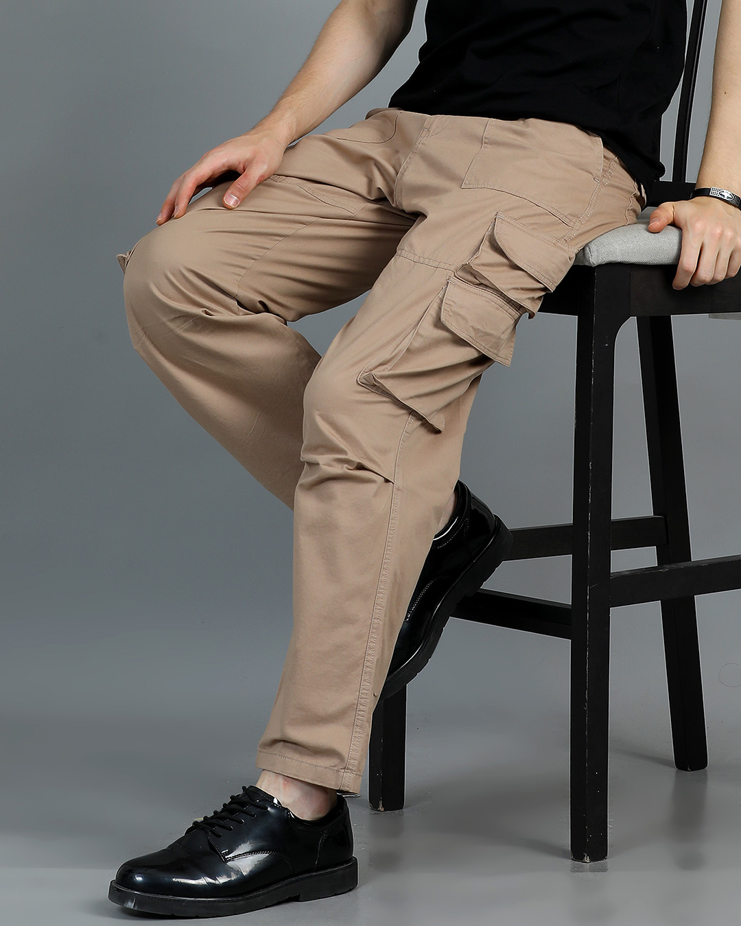 Buy Men's Beige Relaxed Fit Cargo Pants Online at Bewakoof