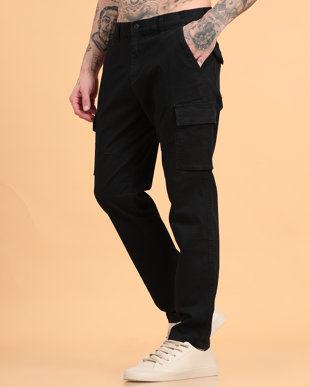 Buy Men's Black Cargo Pants Online at Bewakoof