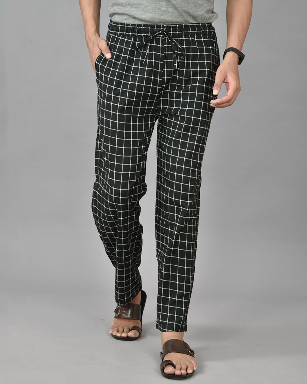 Buy Men's Black Checked Casual Pants Online at Bewakoof