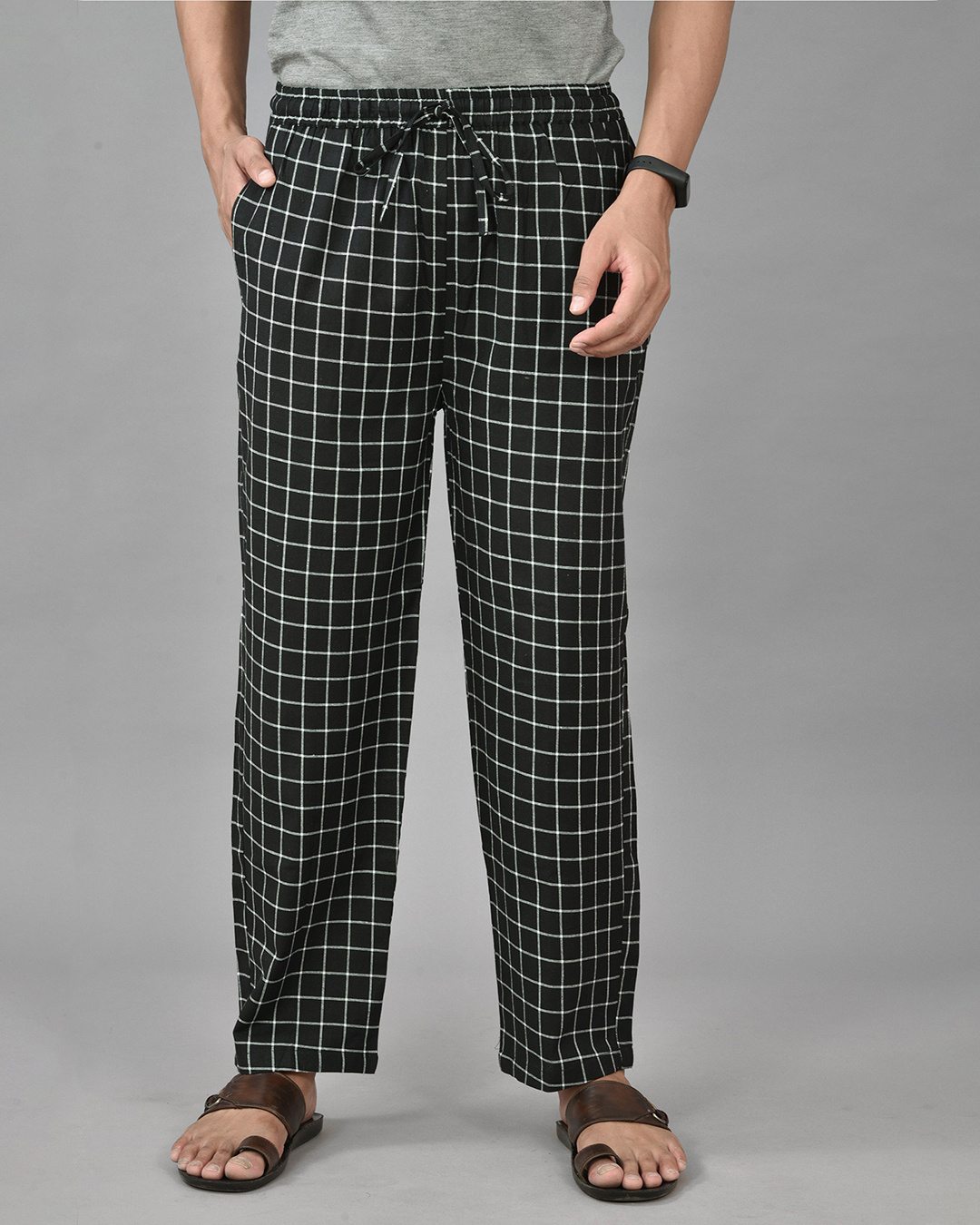 Buy Men's Black Checked Casual Pants Online at Bewakoof