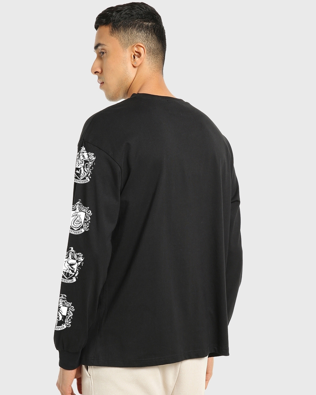 Buy Men's Black Hogwarts Crest Graphic Printed Oversized T-shirt Online at Bewakoof