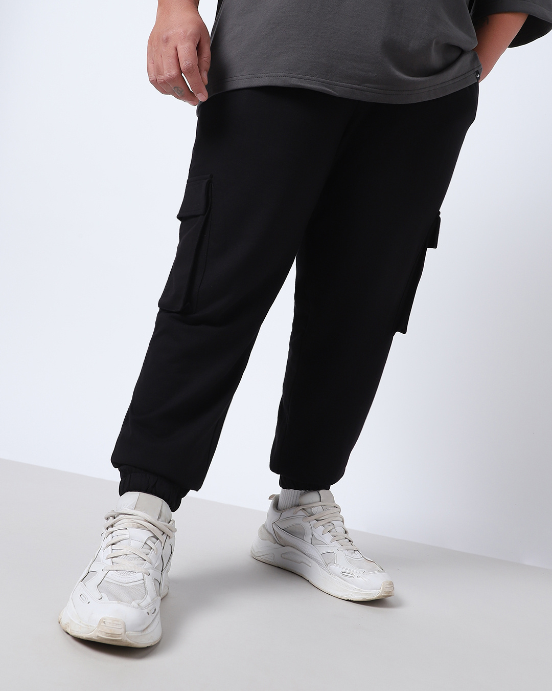 Buy Men's Black Oversized Plus Size Cargo Joggers Online at Bewakoof
