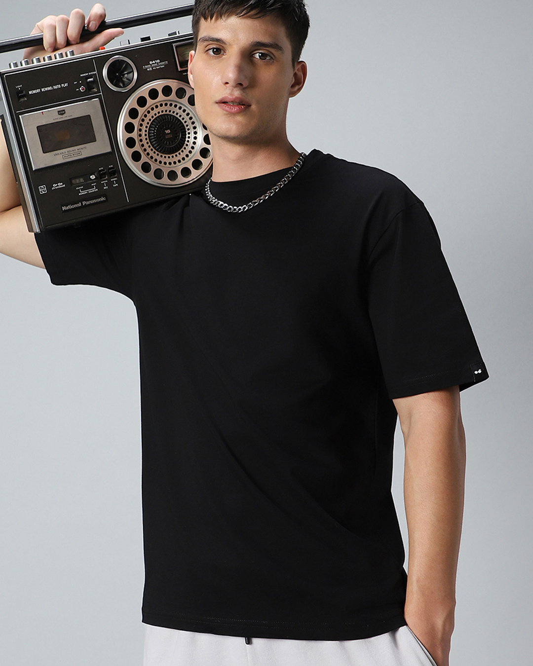 Buy Men's Black Oversized T-shirt Online at Bewakoof