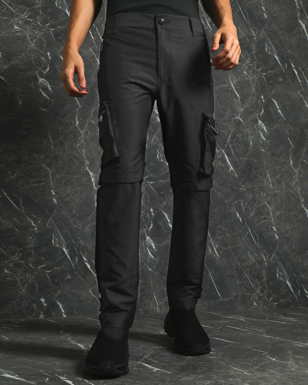 Buy Men's Black Slim Fit Cargo Pants Online at Bewakoof