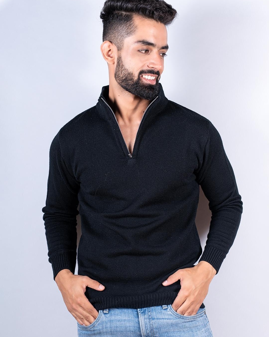 Buy Men's Black Relaxed Fit Zipper Sweater Online at Bewakoof