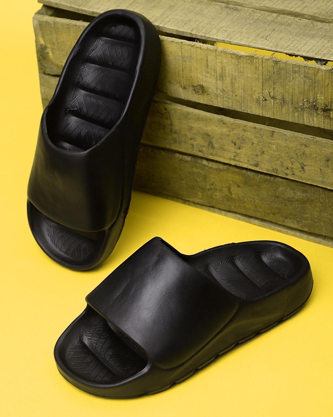 Buy Men's Black Sliders Online in India at Bewakoof