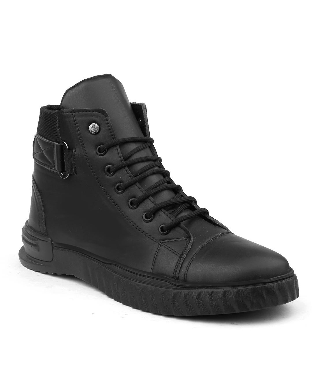 Buy Men's Black Sneakers Online in India at Bewakoof