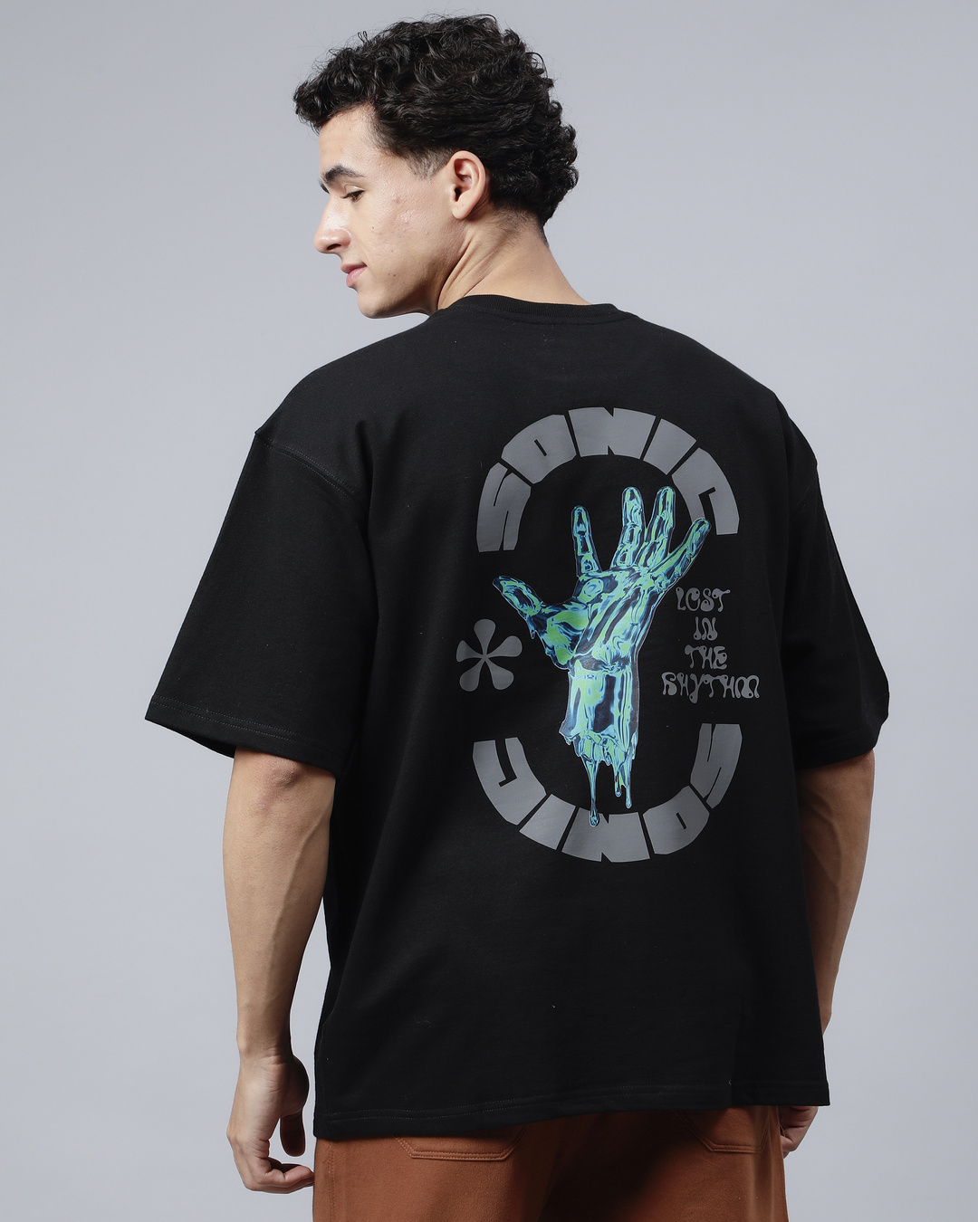 Buy Men's Black Sonic Sound Reflective Printed Oversized T-shirt Online at Bewakoof