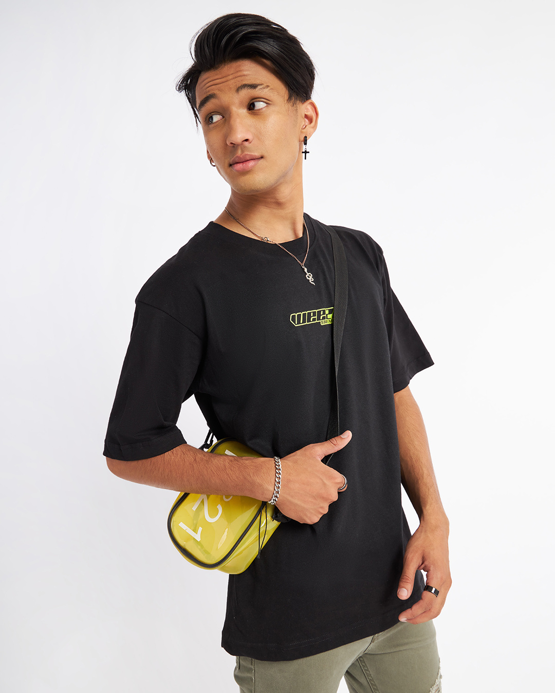 Buy Men's Black Typography Oversized T-shirt Online at Bewakoof