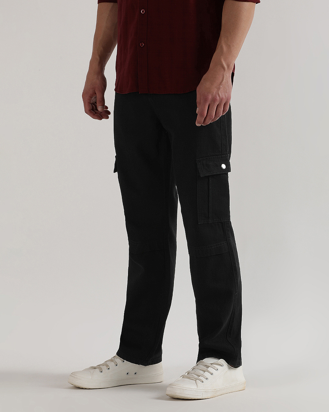 Buy Men's Black Washed Cargo Jeans Online at Bewakoof