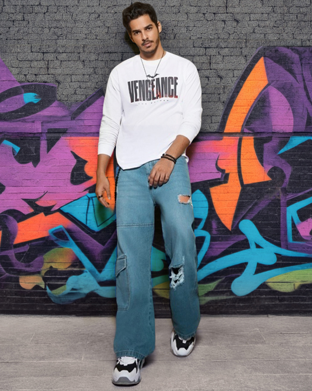 Buy Men s Blue Washed Baggy Fit Distressed Cargo Mid Rise Jeans Online