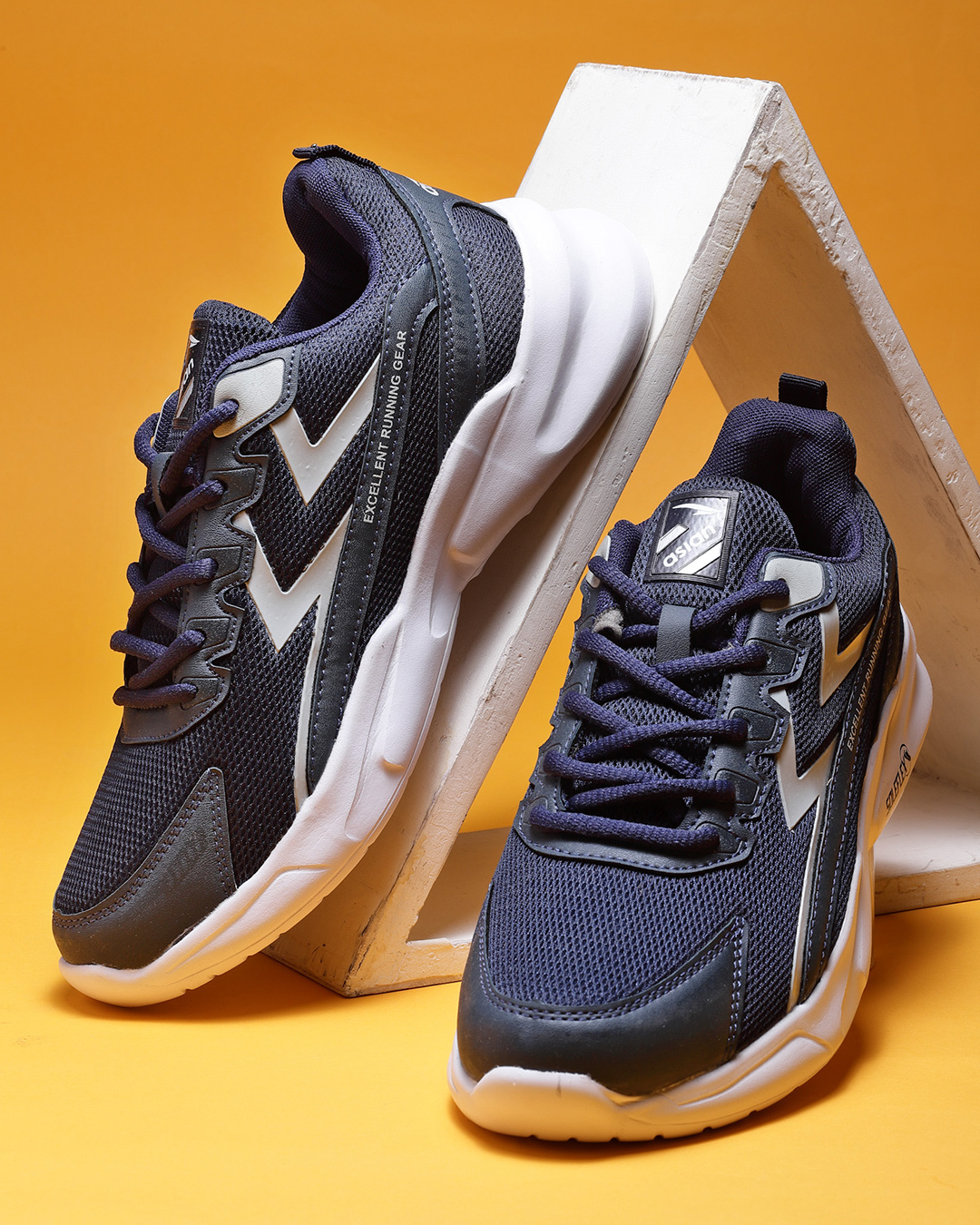 Buy Men's Blue Color Block Running Shoes Online in India at Bewakoof