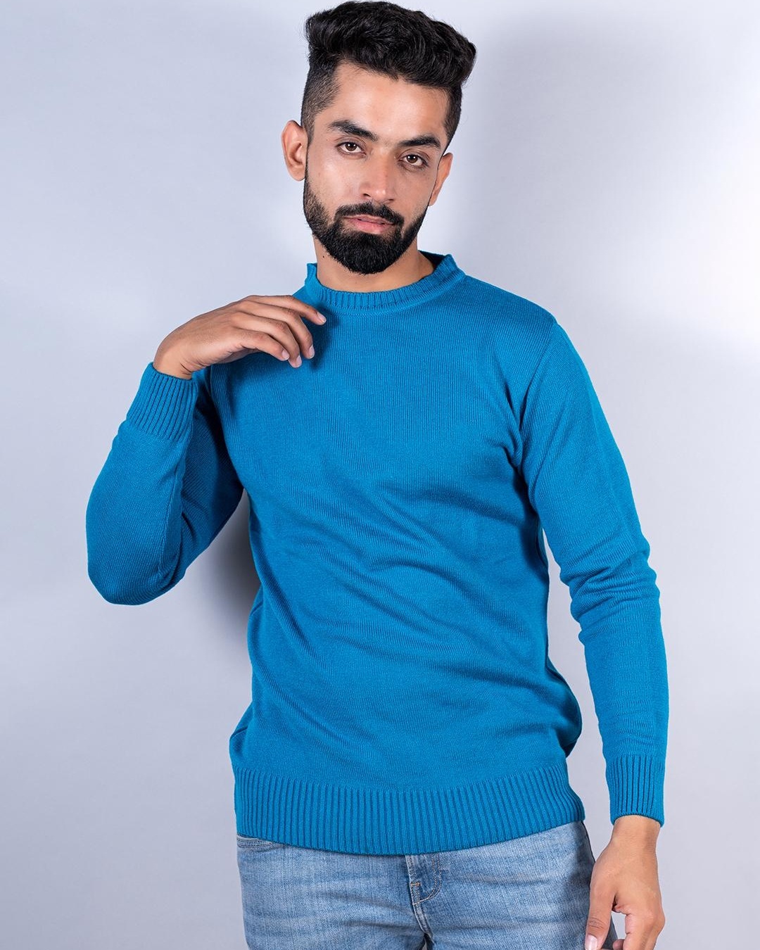 Buy Men's Blue Relaxed Fit Crew Neck Sweater Online at Bewakoof
