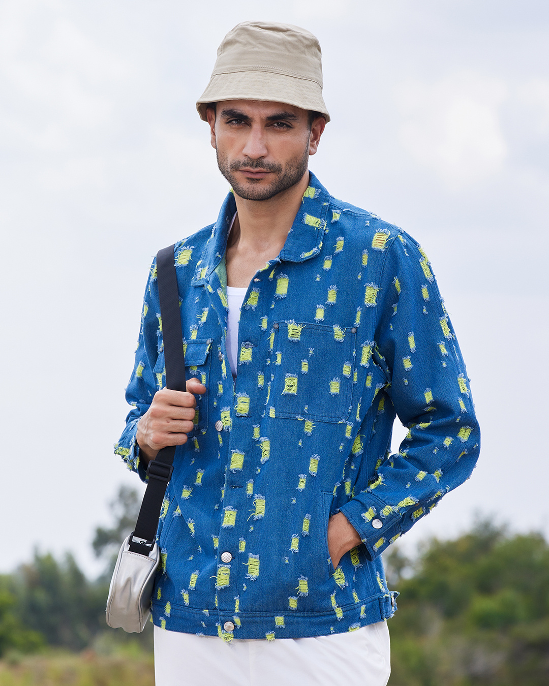 Buy Men's Blue Textured Denim Jacket Online at Bewakoof