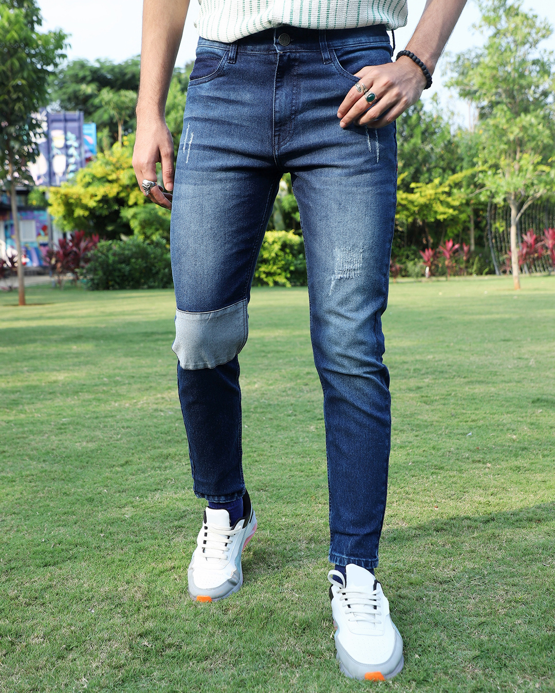 Buy Men's Blue Washed Contrast Patch Distressed Jeans Online at Bewakoof