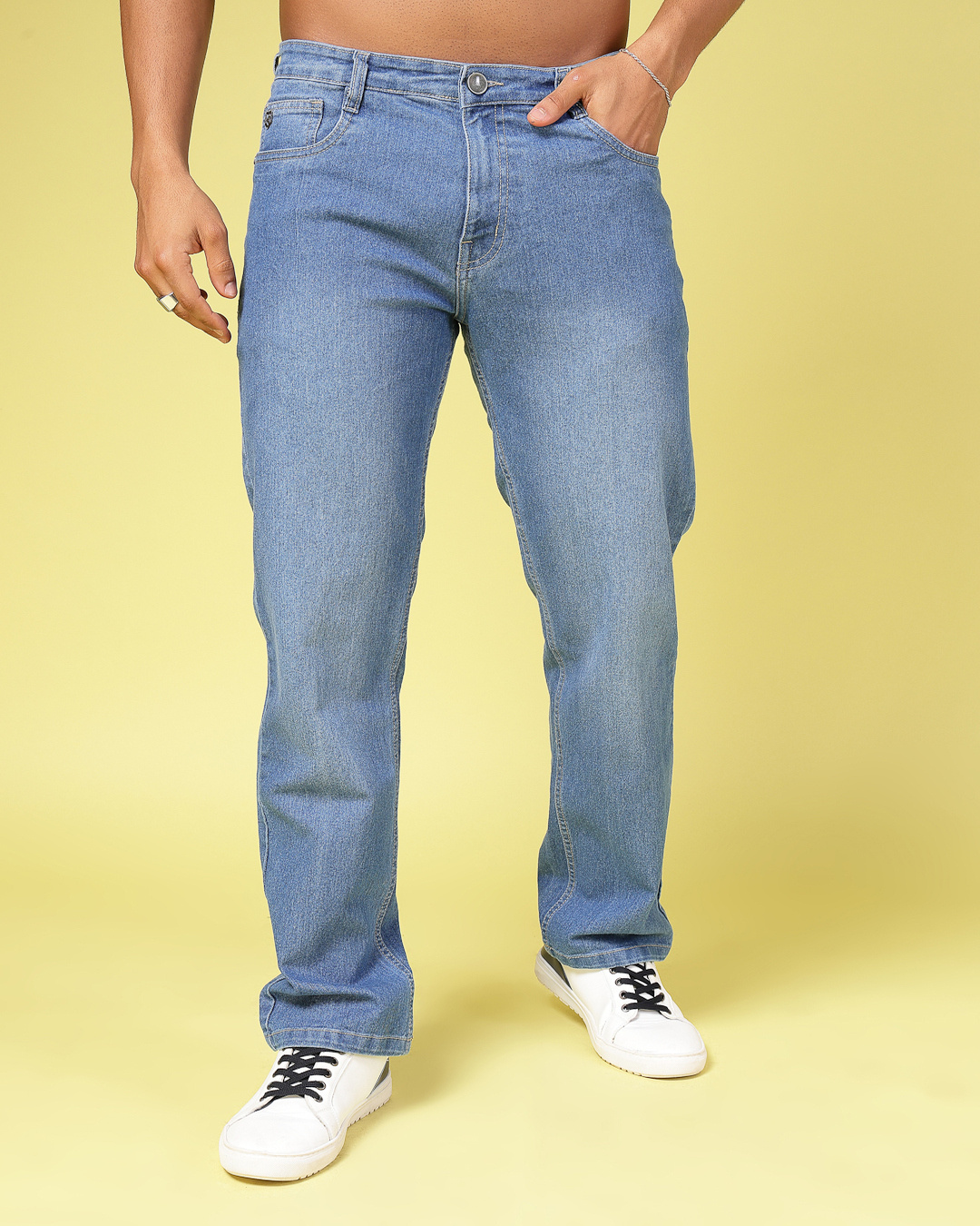 Buy Men's Blue Washed Straight Fit Jeans Online at Bewakoof