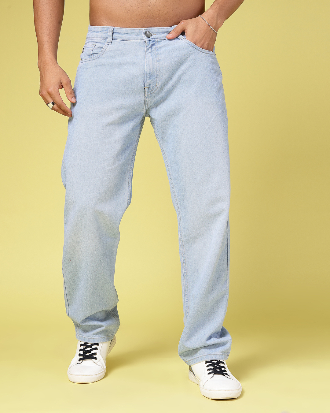 Buy Men's Blue Washed Straight Fit Jeans Online at Bewakoof