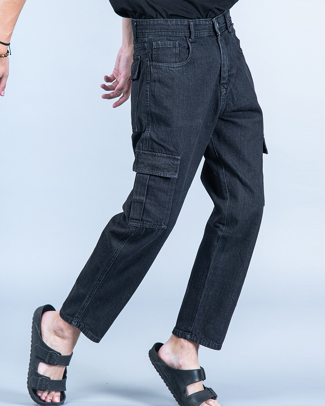 Buy Men's Carbon Black Baggy Fit Cargo Jeans Online at Bewakoof