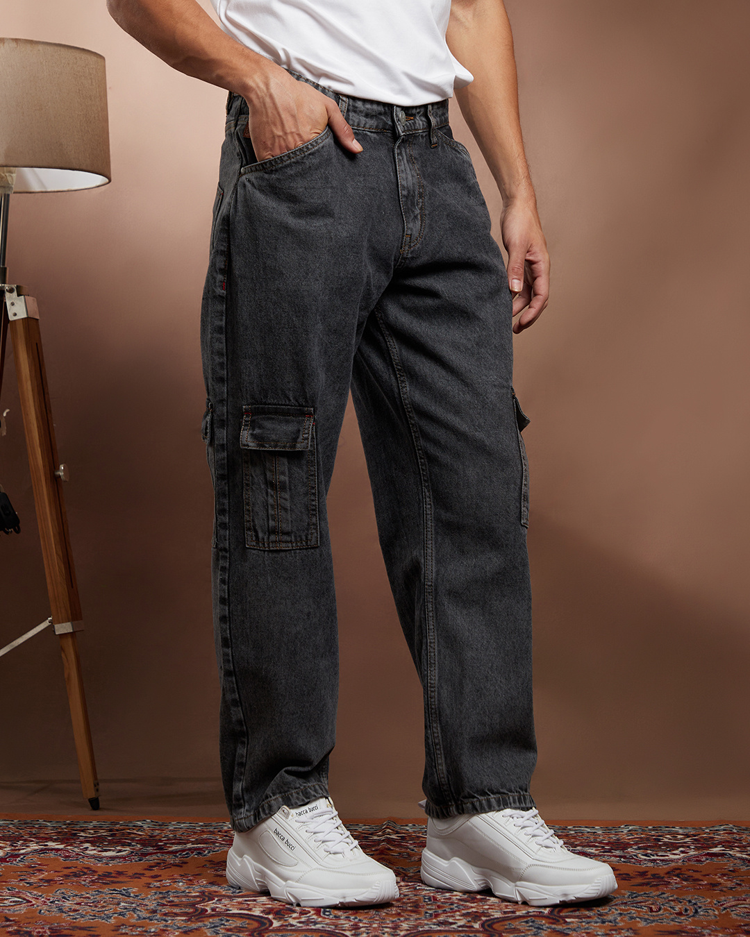 Buy Men's Charcoal Black Washed Relaxed Fit Cargo Jeans Online at Bewakoof