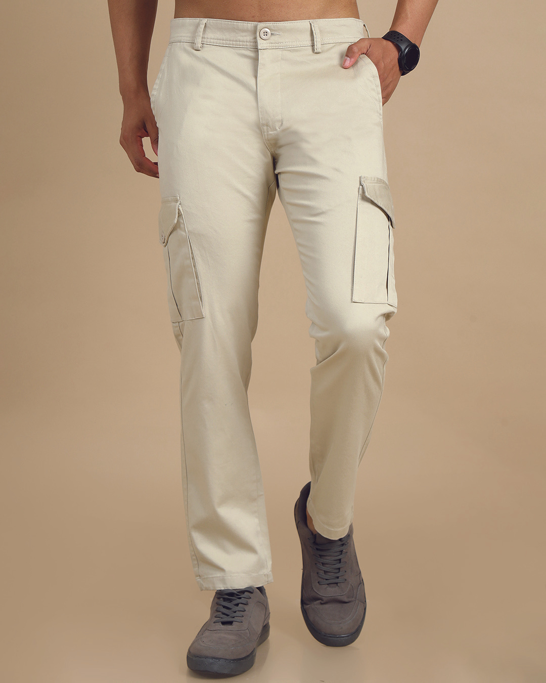 Buy Men's Cream Slim Fit Cargo Pants Online at Bewakoof