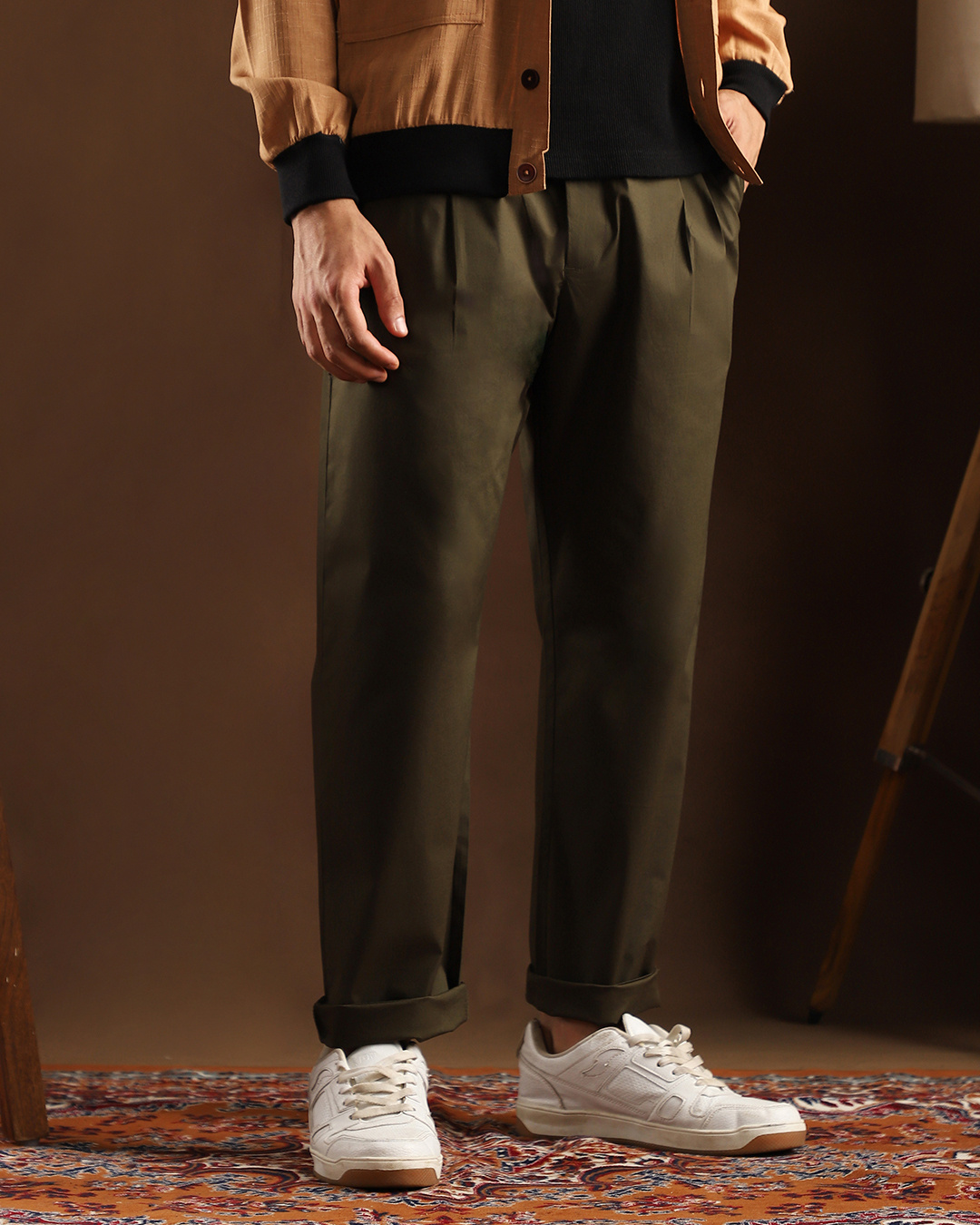 Buy Men's Olive Green Pleated Pants Online at Bewakoof