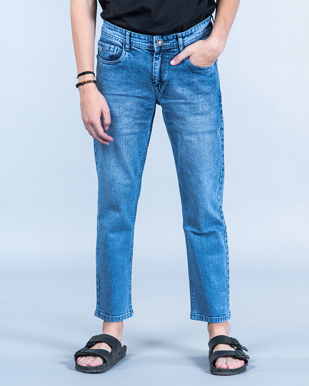 Buy Men's Light Blue Washed Relaxed Fit Jeans Online at Bewakoof