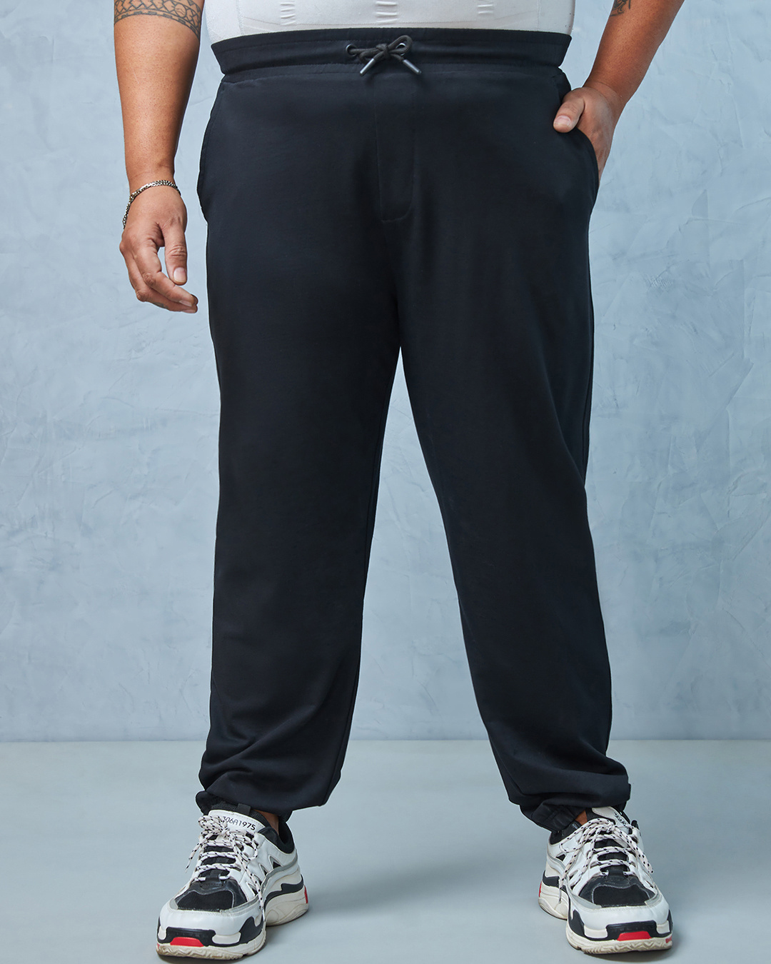 Buy Men's Black Oversized Plus Size Joggers Online at Bewakoof