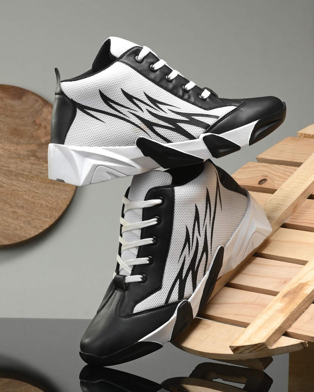 Buy Men's White and Black Color Block Lace Up Casual Shoes Online in ...