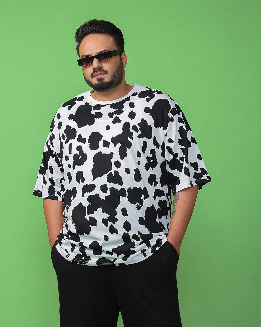 Buy Men's White & Black Cow Printed Oversized Plus Size T-shirt Online ...