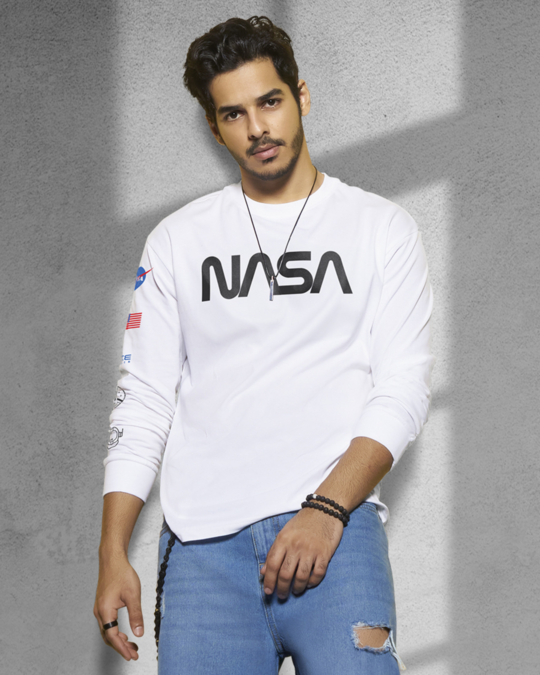 Buy Men's White NASA Badge Typography Oversized T-shirt Online at Bewakoof