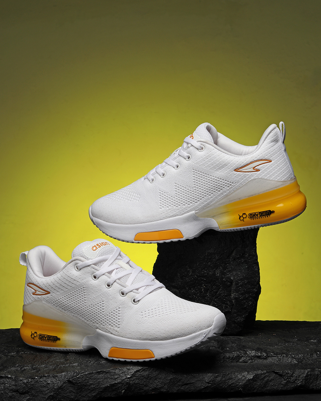 Buy Men's White Running Shoes Online in India at Bewakoof