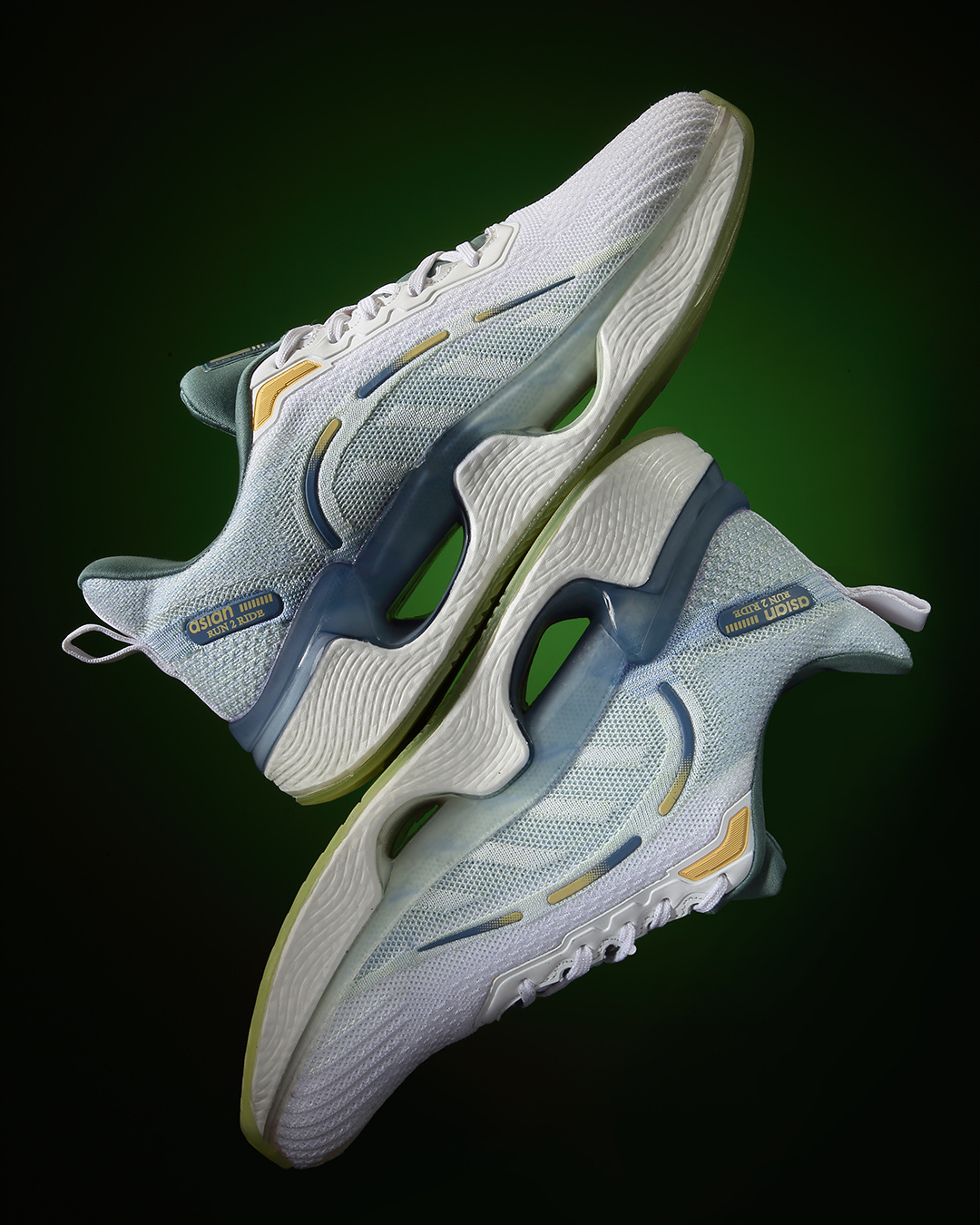 Buy Men's White Running Shoes Online in India at Bewakoof