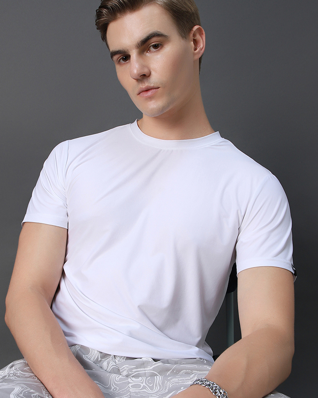 Buy Men's White T-shirt Online at Bewakoof