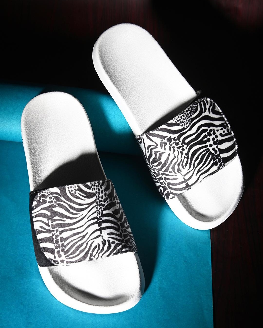 Buy Men's White Zebra Printed Adjustable Strap Sliders Online in India ...