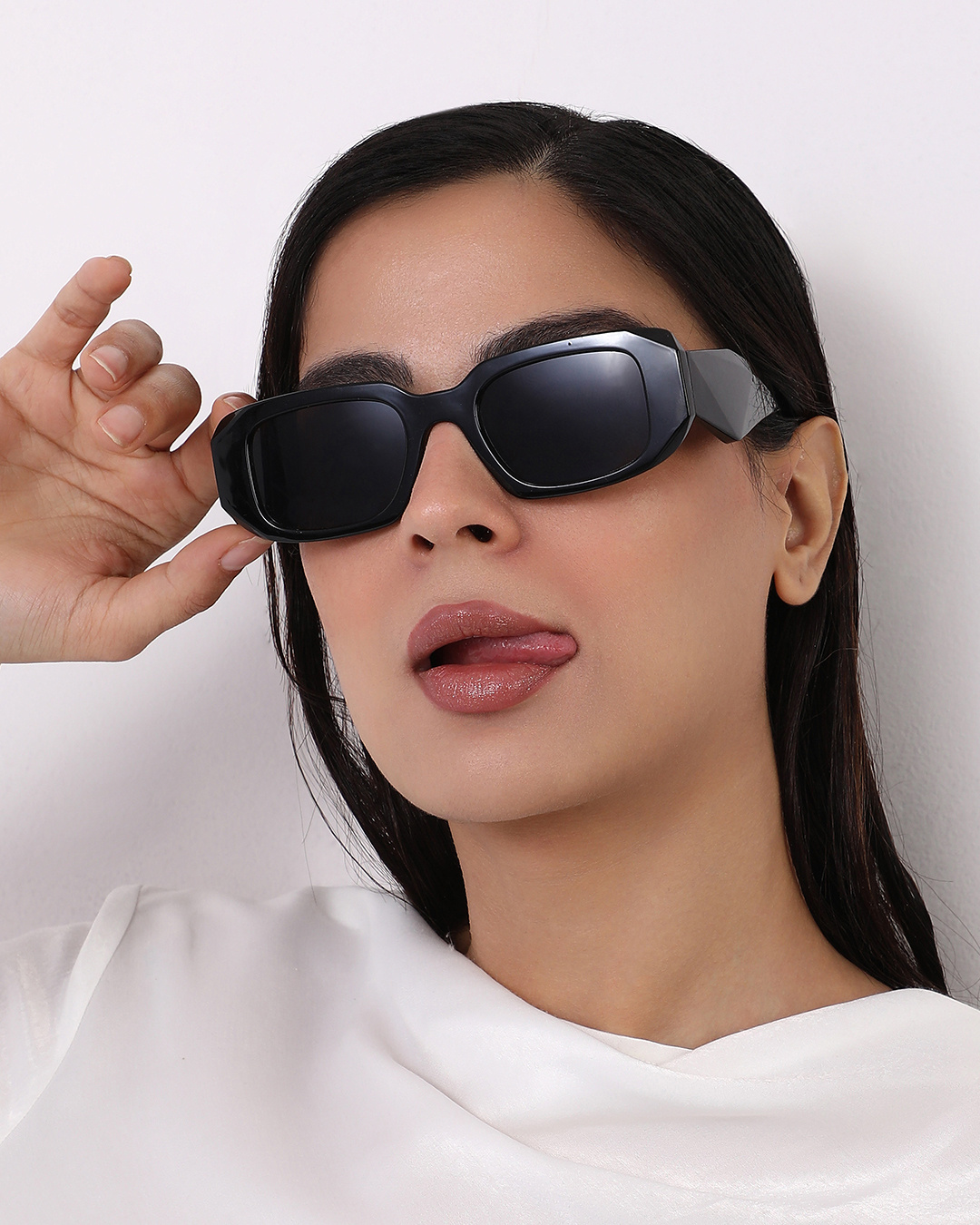 Buy Women's Black Rectangle Polarised Lens Sunglasses Online in India ...