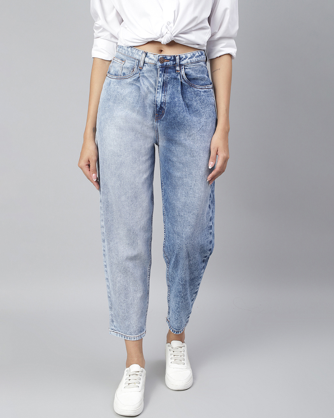 Buy Women's Blue Washed Jeans Online at Bewakoof