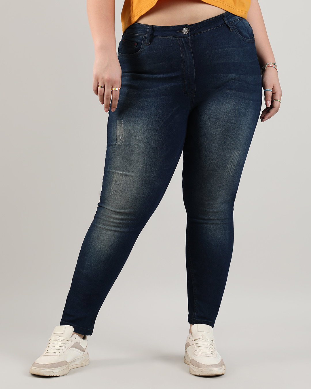 Buy Women's Blue Washed Slim Fit Plus Size Jeans Online at Bewakoof
