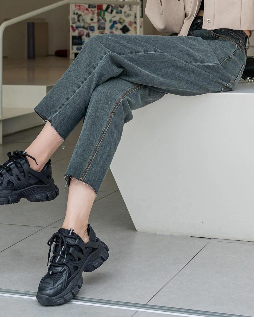 Buy Women's Green Straight Fit Jeans Online at Bewakoof