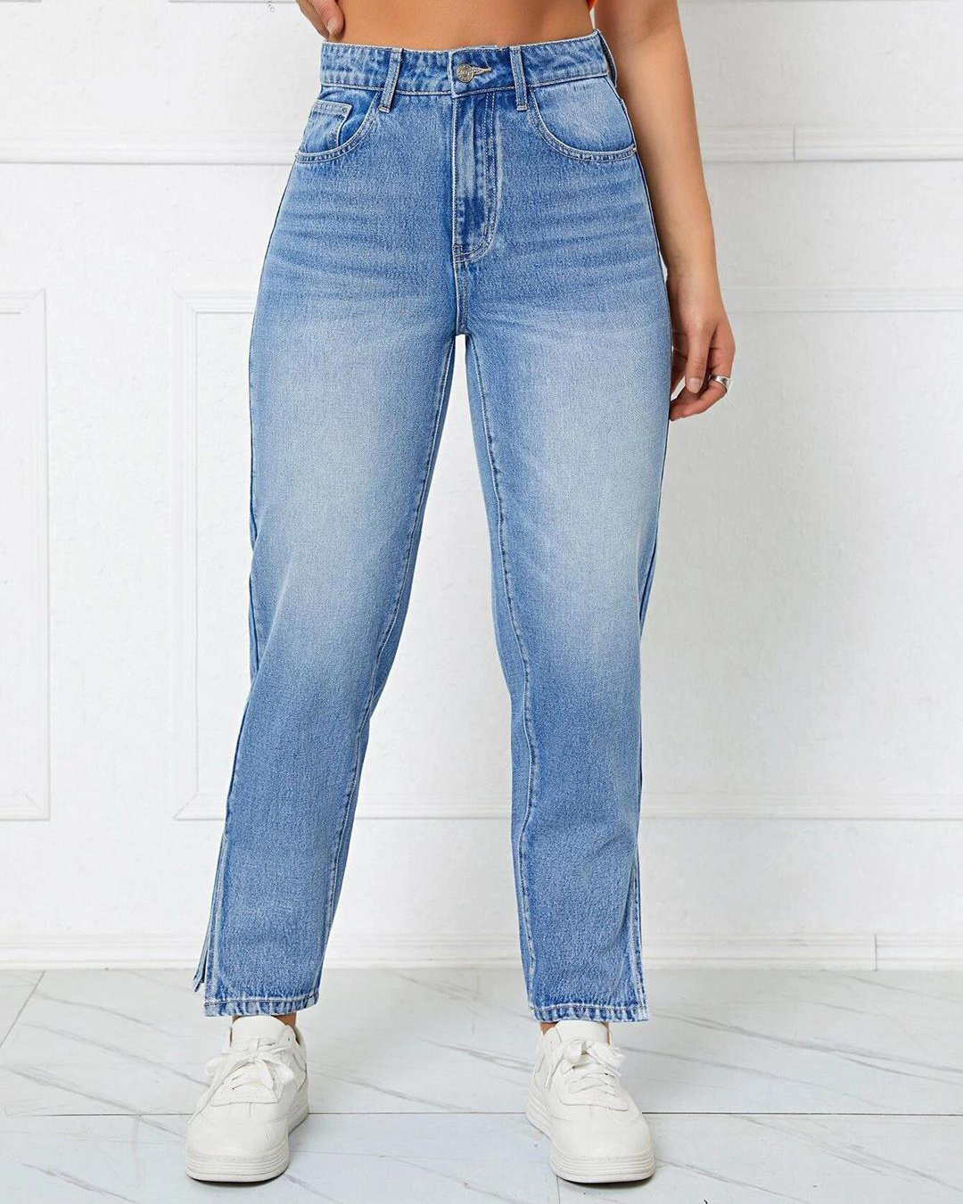 Buy Women's Light Blue Washed Straight Fit Jeans Online at Bewakoof