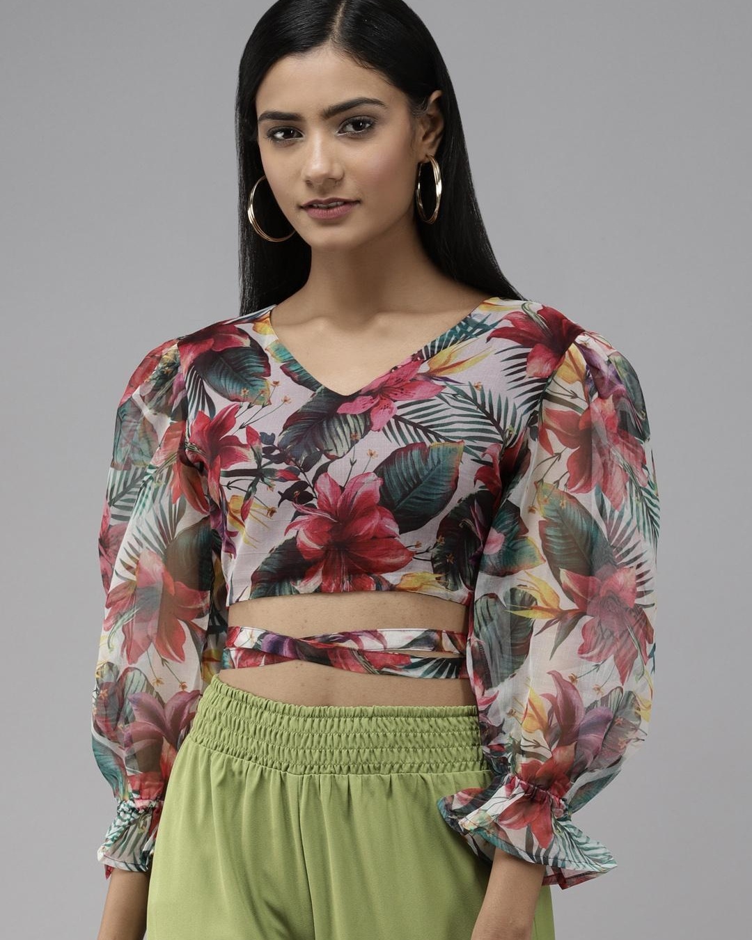 Buy Women's White Floral Printed Crop Top Online at Bewakoof Buy Women's White Floral Printed Crop Top Online at Bewakoof