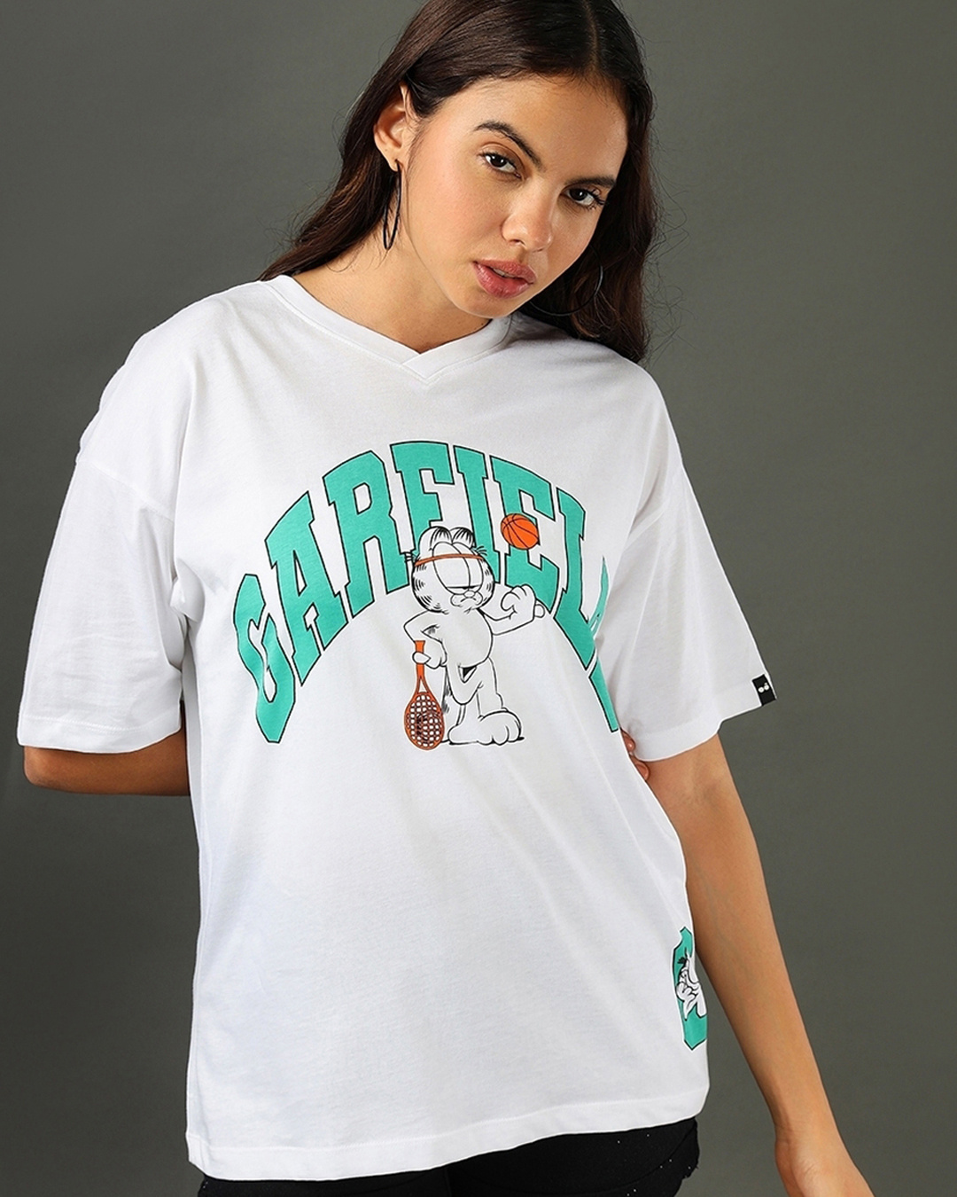 Buy Women's White Garfield Graphic Printed Oversized T-shirt Online at Bewakoof