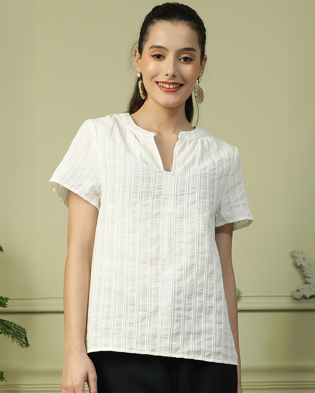 Buy Women's White Textured Slim Fit Top Online at Bewakoof