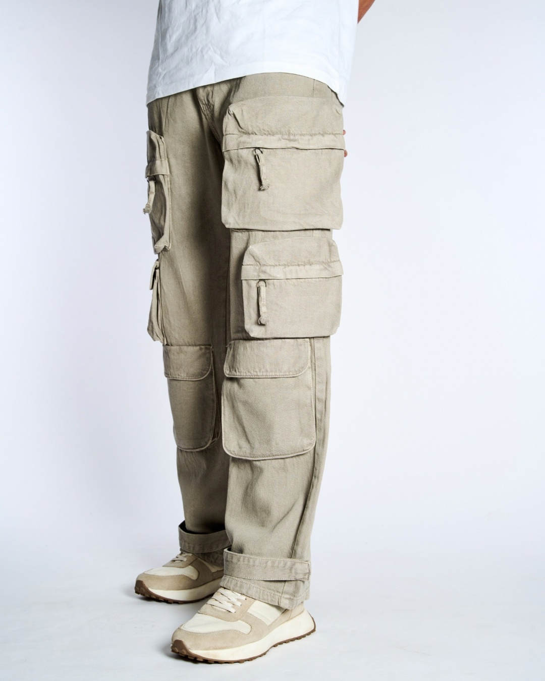 Buy Men's Beige Cargo Pants Online at Bewakoof