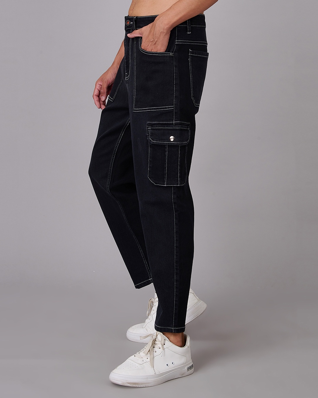 Buy Men's Black Cargo Jeans Online at Bewakoof