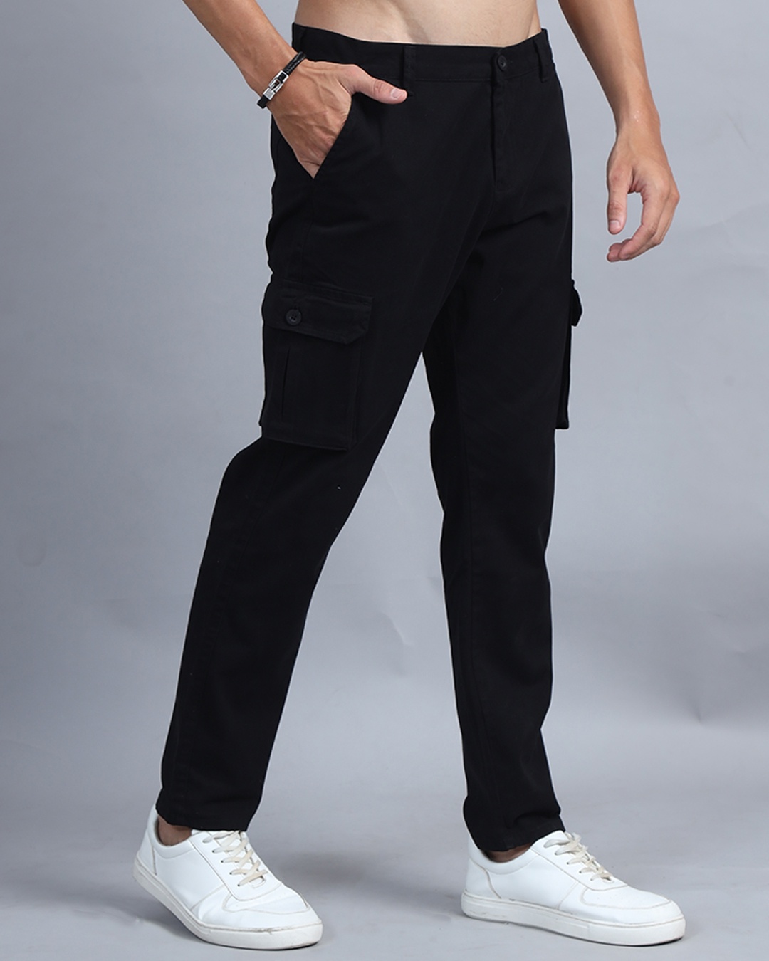 Buy Men's Black Cargo Pants Online at Bewakoof