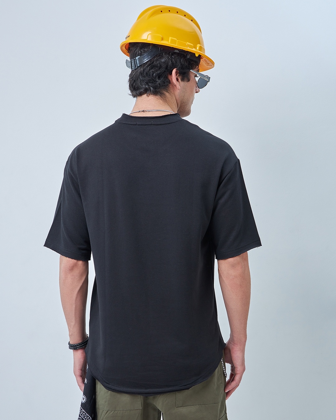 Buy Men's Black Oversized T-shirt Online at Bewakoof