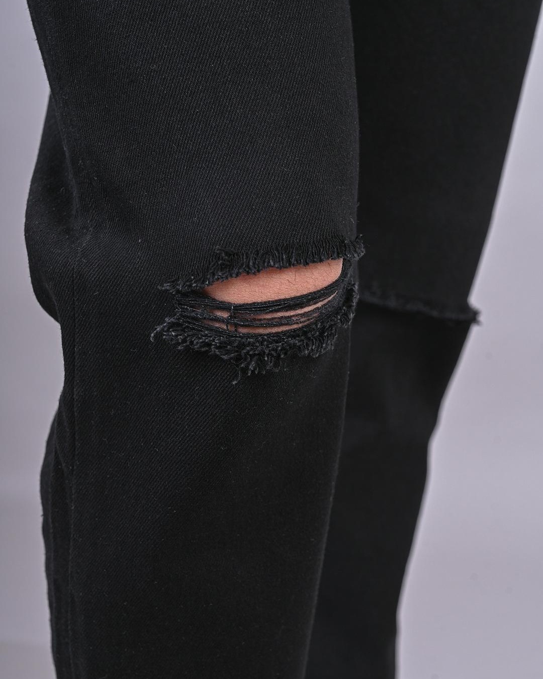 Buy Men's Black Slim Fit Ripped Jeans Online at Bewakoof
