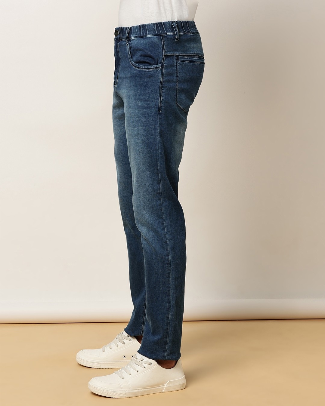 Buy Men's Blue Washed Jeans Online at Bewakoof